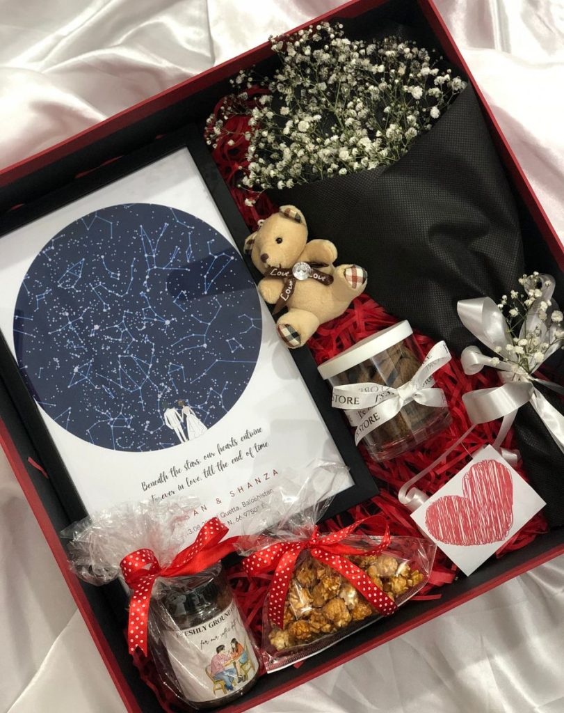 Love & Elegance Anniversary Box - J's Store | Send Anniversary Gifts Online